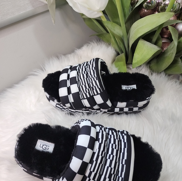 UGG | Shoes | Ugg Maxi Checks Slide Women Shoes Size6 New | Poshmark